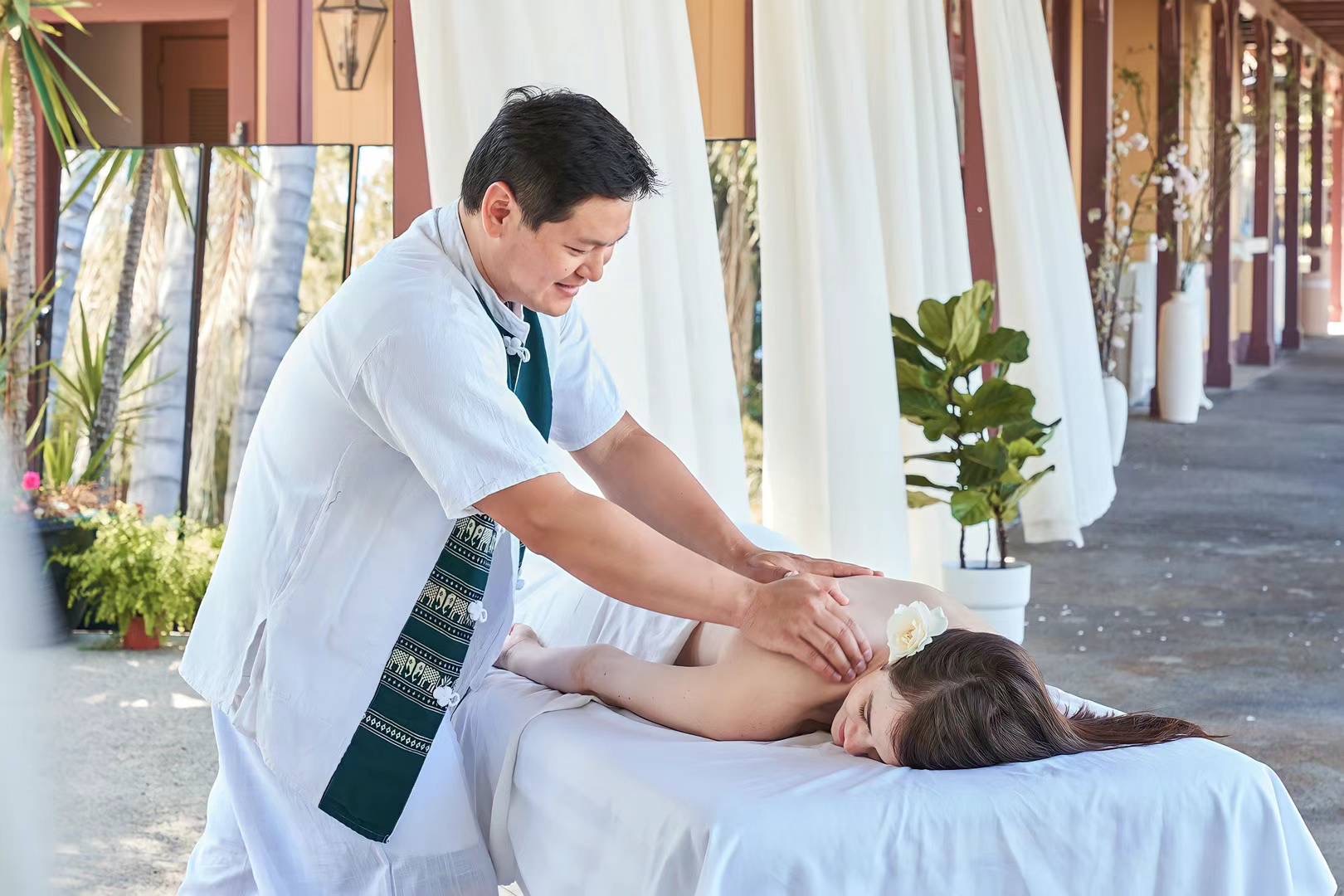 DEEP TISSUE_El Paso Hepburn Spa